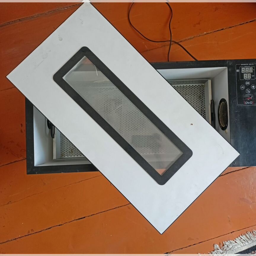 Продам инкубатор OVO 78