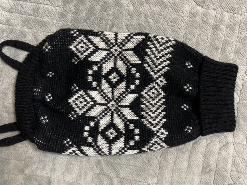 Свитер черный со снежинками для собаки/кошки