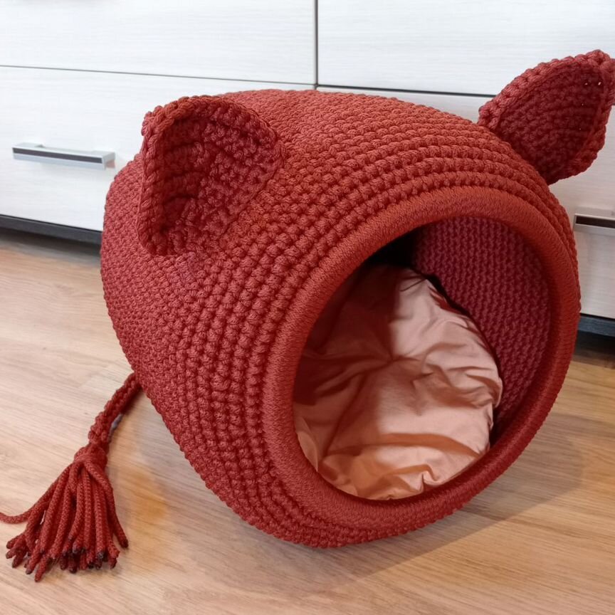 Вязаный домик для питомцев