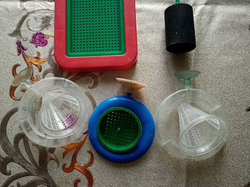 Кормушка для рыб