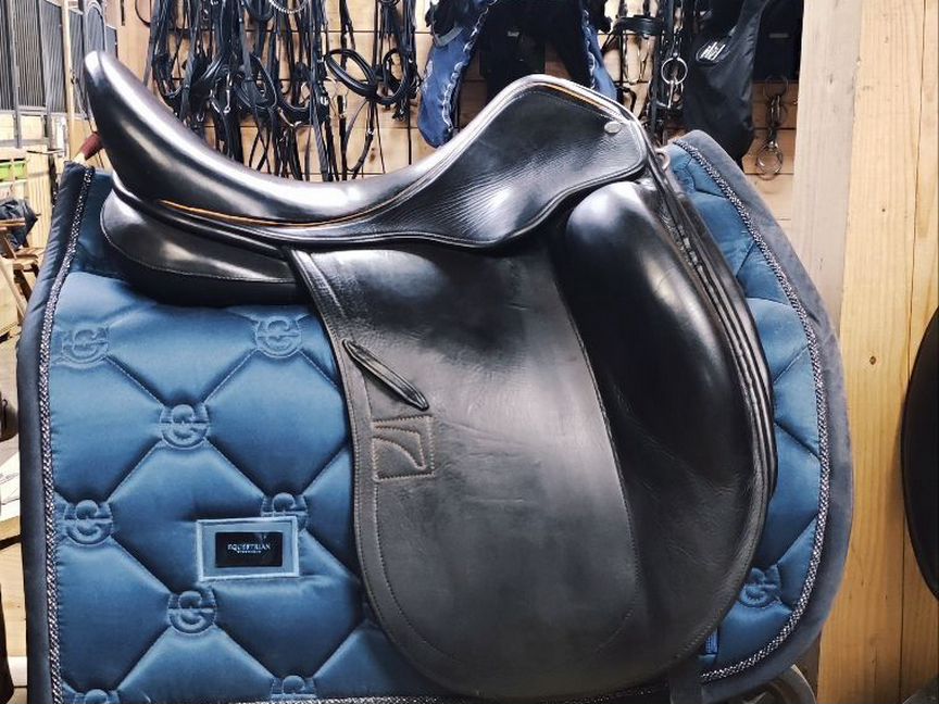 Выездковое седло Luc Childeric 17,5