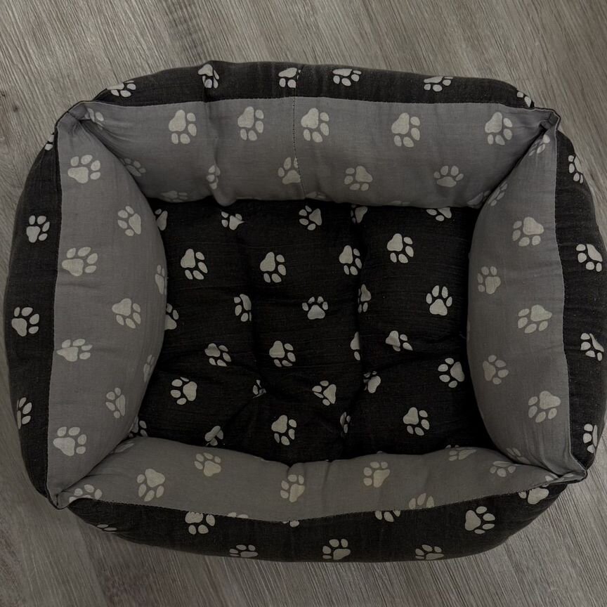 Двусторонная лежанка для собак и кошек