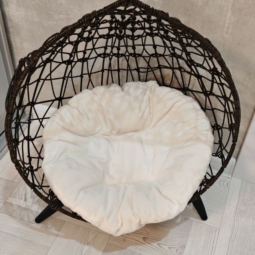 Лежанка для кошек плетеная