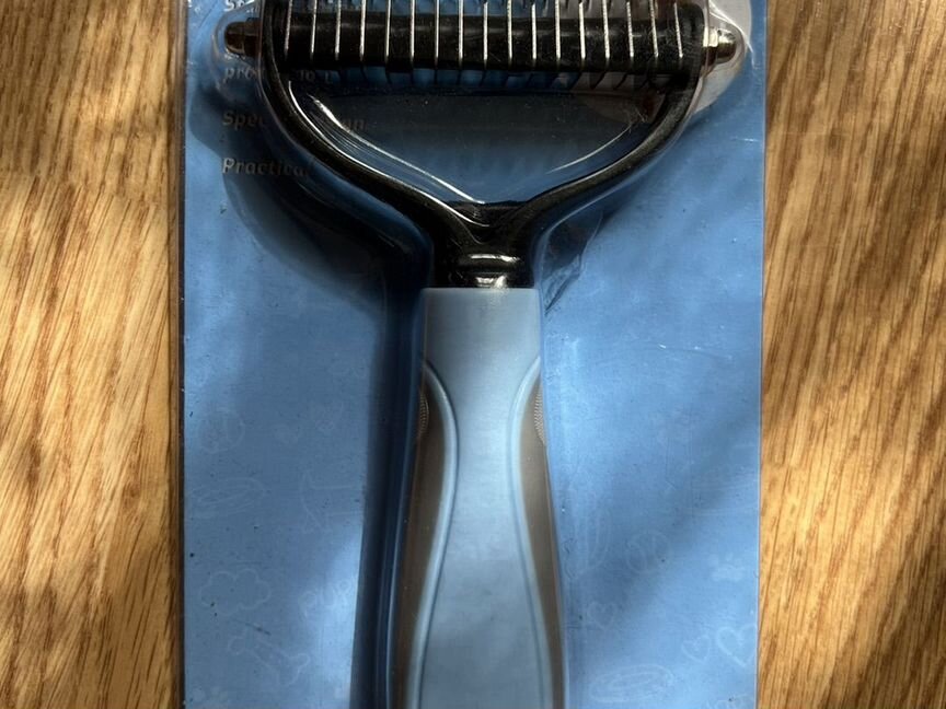 Расческа чесалка для кошек и собак. Колтунорез