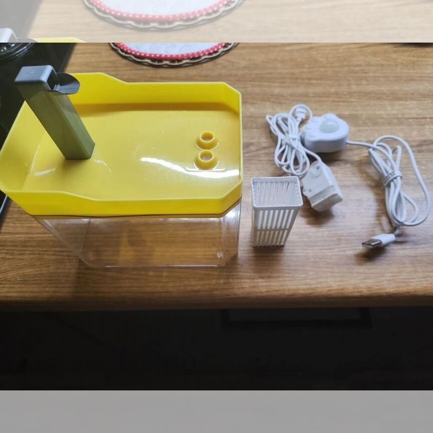 Фонтан поилка для кошек