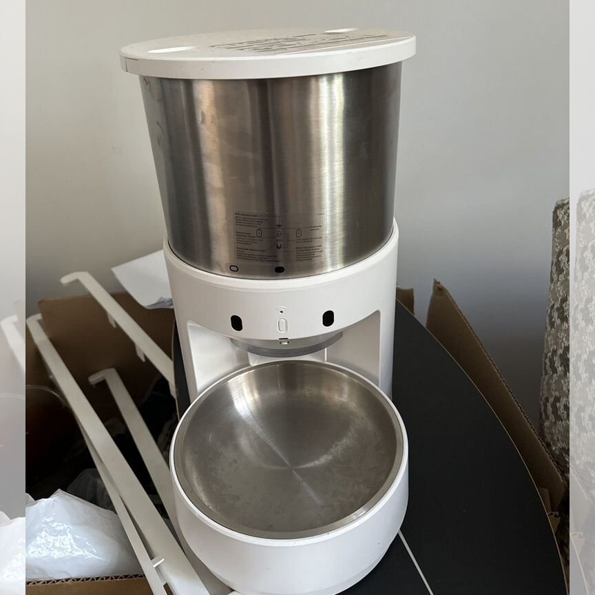 Автоматическая кормушка для кошек