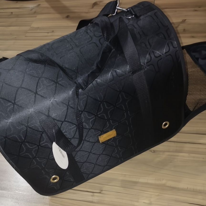 Переноска для кошек и маленьких собак