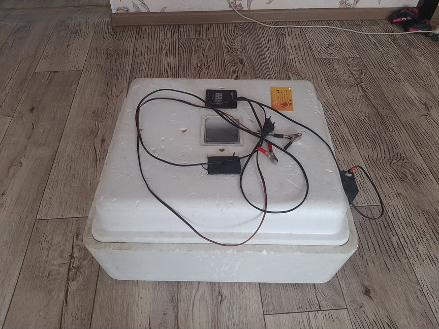 Инкубатор для яиц автоматический бу