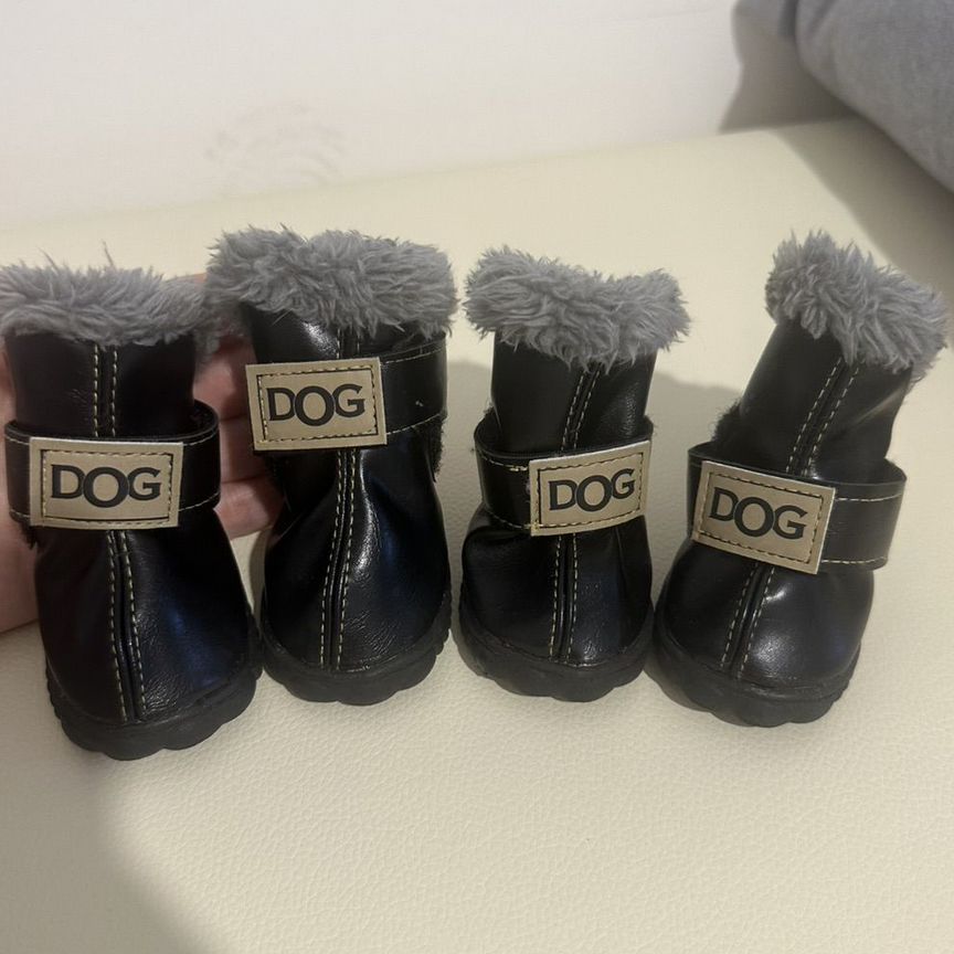 Обувь для маленьких собак зимняя