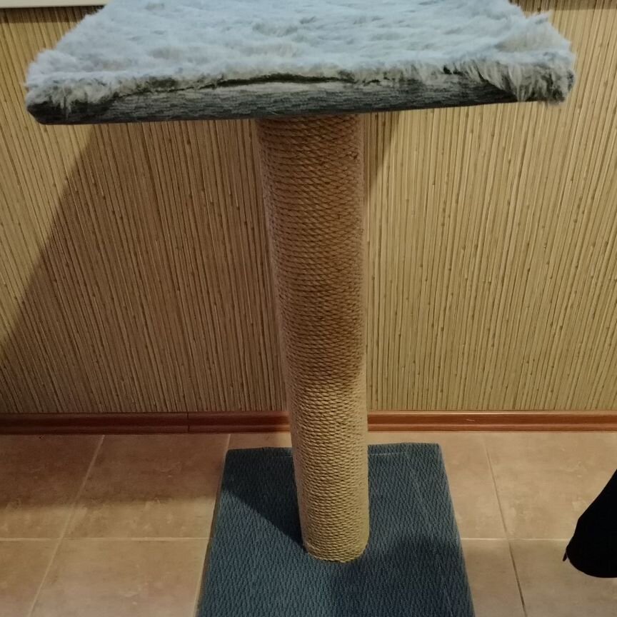 Когтеточка с лежанкой