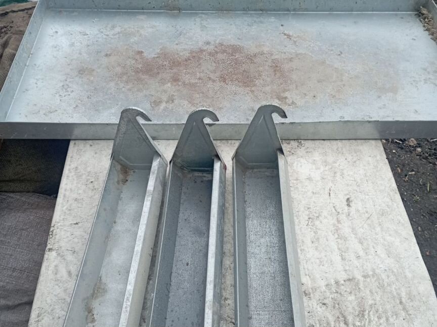 Кормушки и поилки для кур