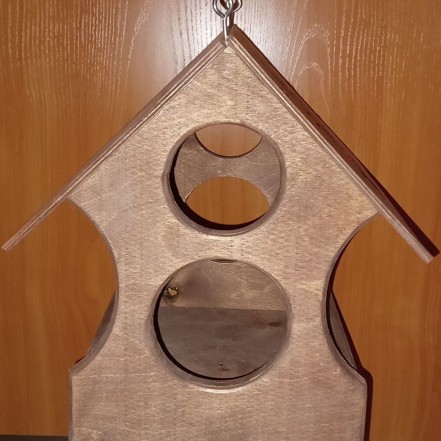 Кормушка, бельчатник