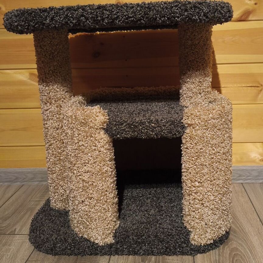 Когтеточка с домиком для кошек