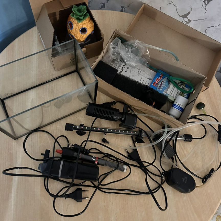 Аквариум с аксессуарами