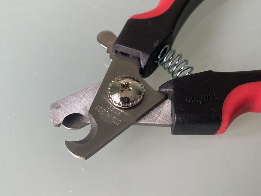 Когтерез с замком для животных Hello Pet