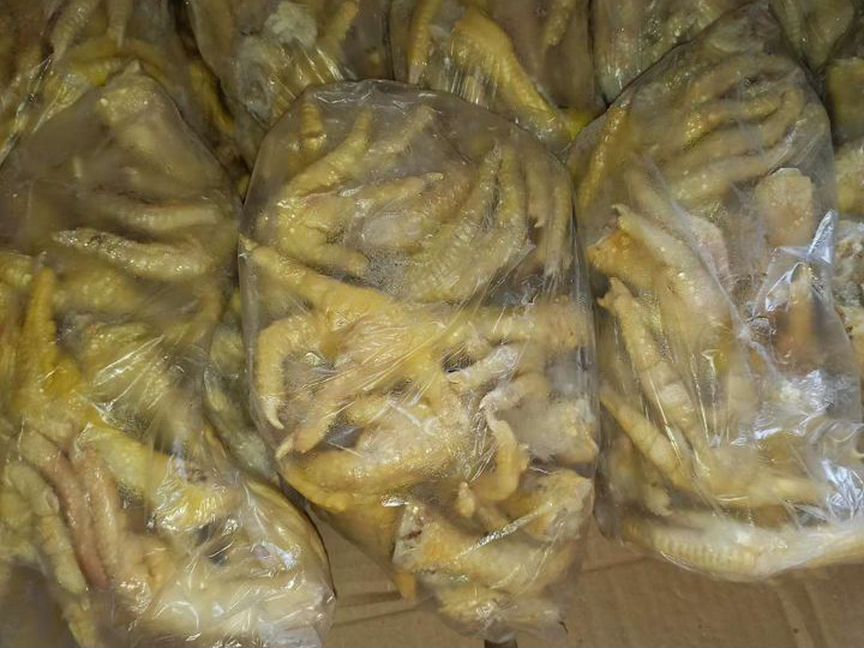 Куриные лапки и говяжий кости
