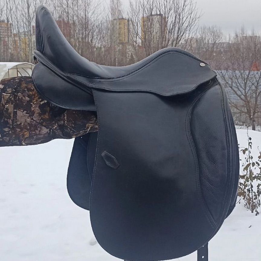 Седло выездковое