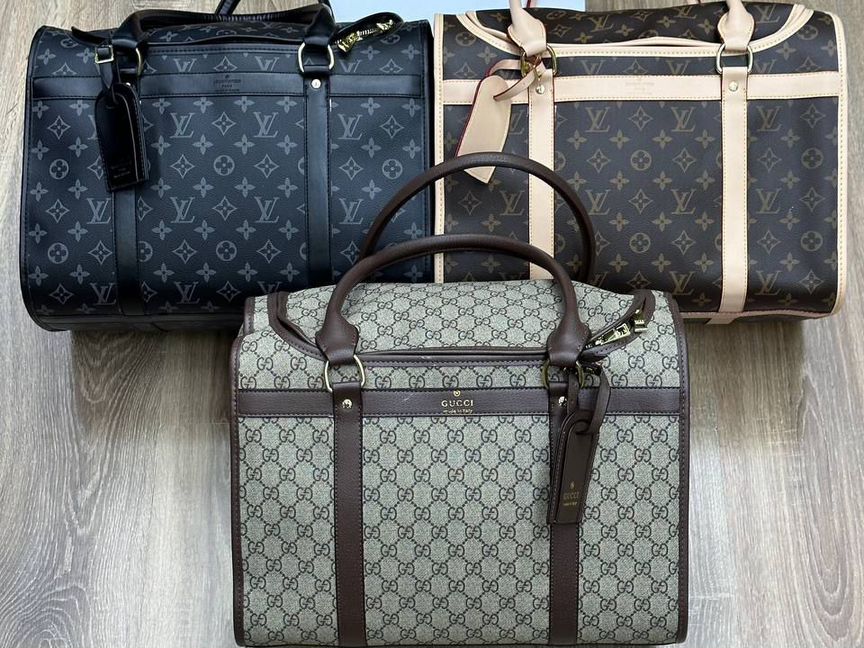 Переноска от бренда Louis Vuitton,Gucci