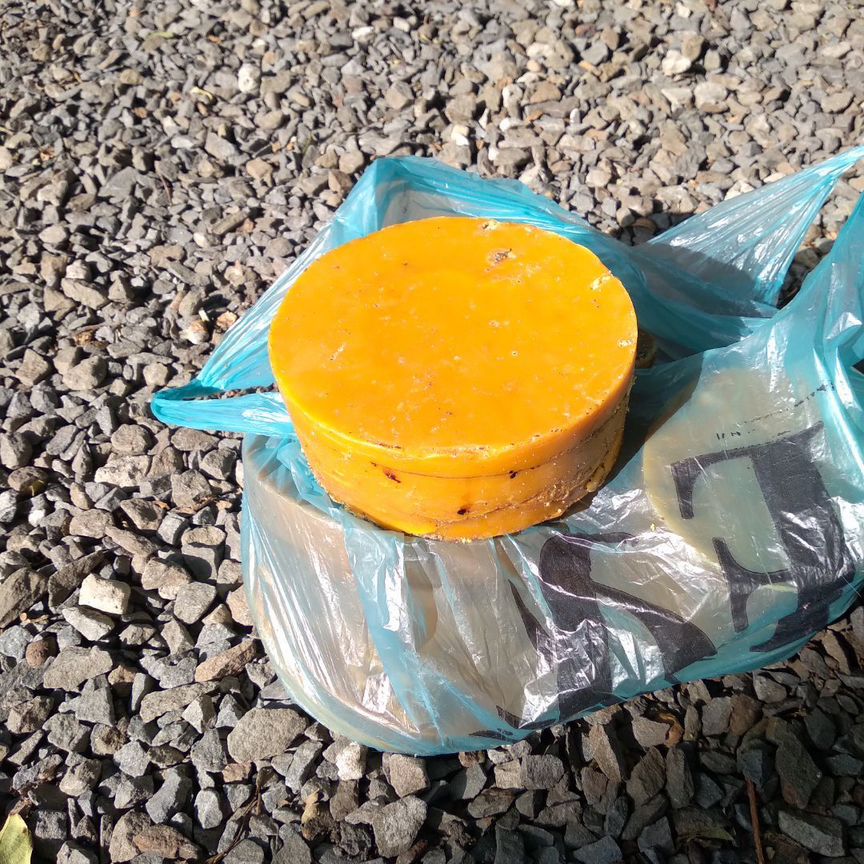 Воск пчелиный