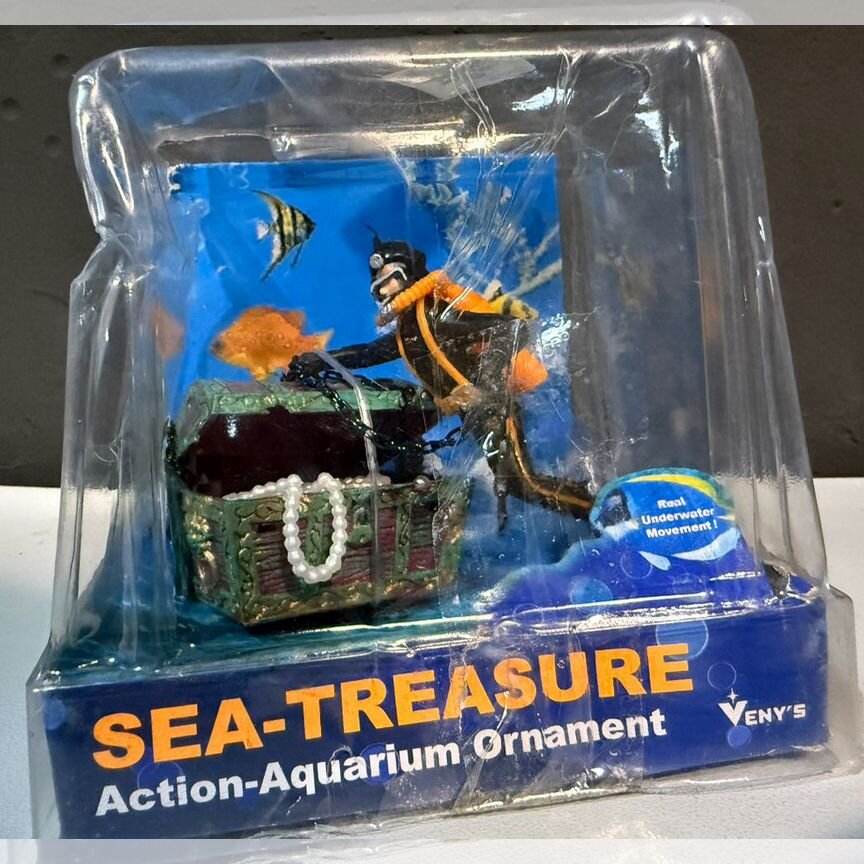 Фигурка для аквариума с трубкой для воздуха