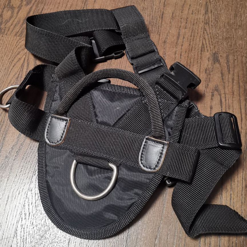 Шлейка для большой собаки с ручкой