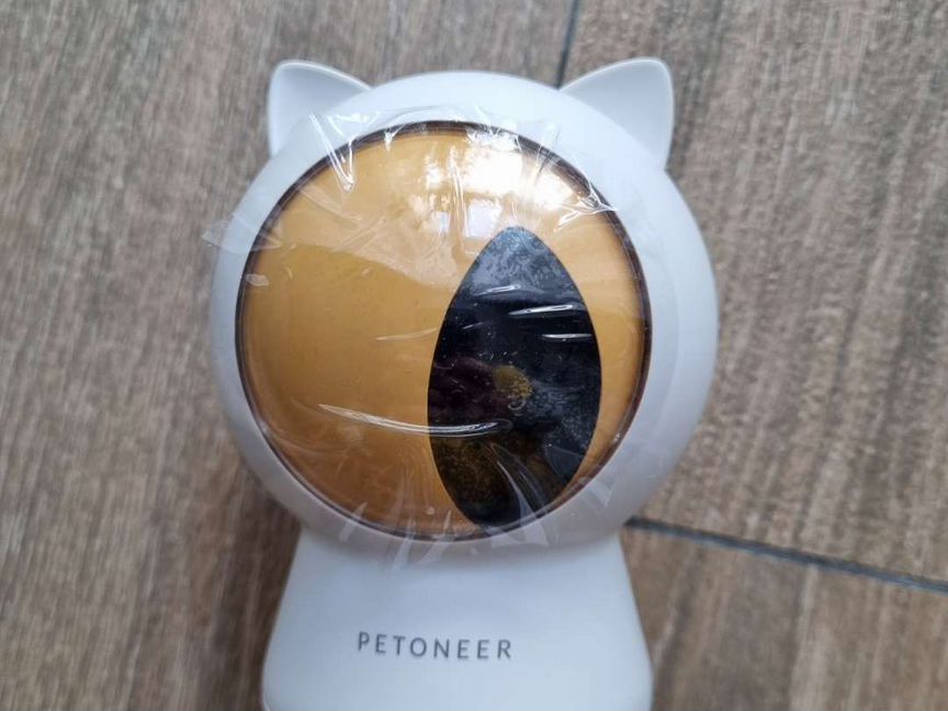 Умная игрушка для кошек Petoneer Smart Dot
