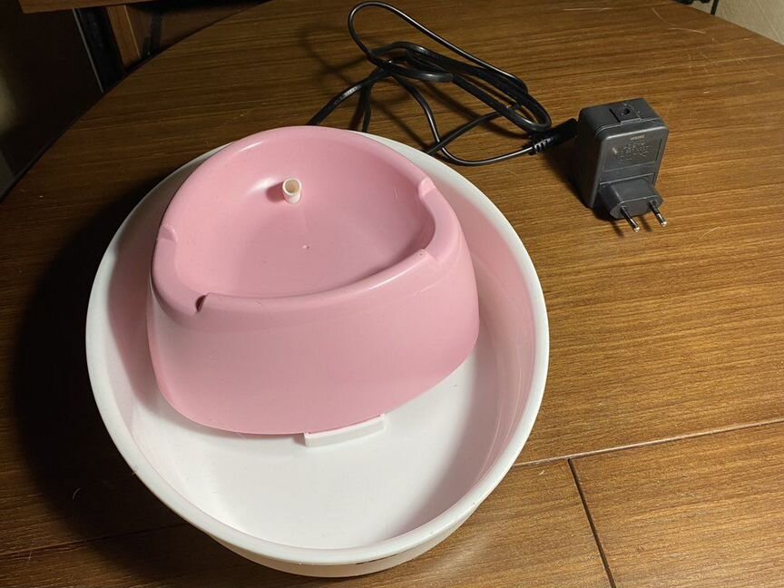 Питьевой фонтан для кошек