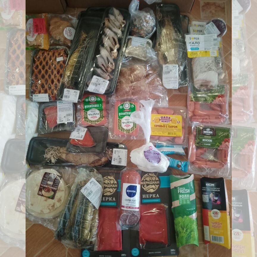 Мясо, рыба, продукты на корм животным