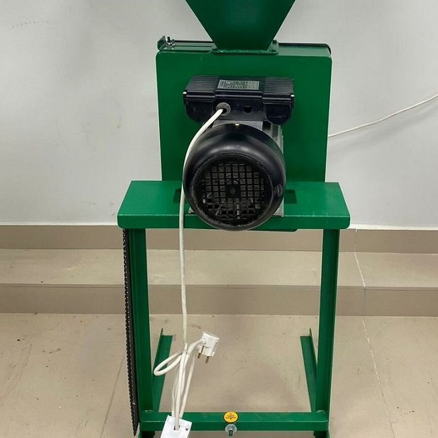 Зернодробилка