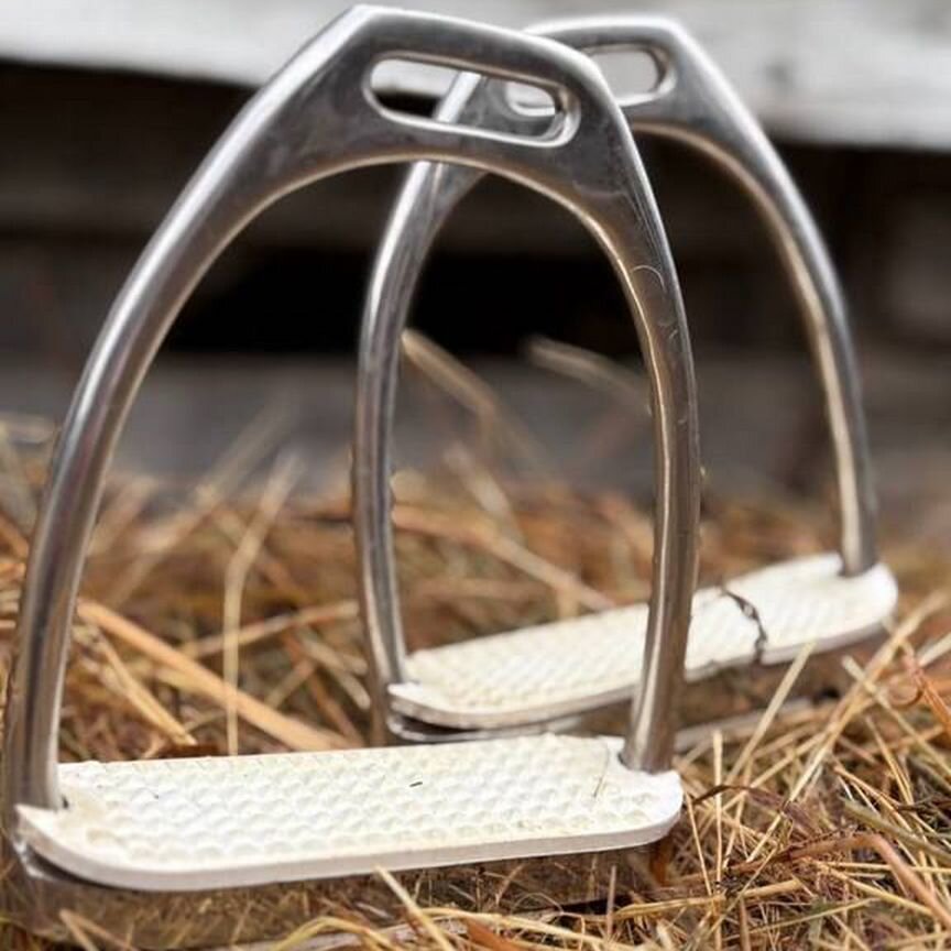 Стремена для лошади
