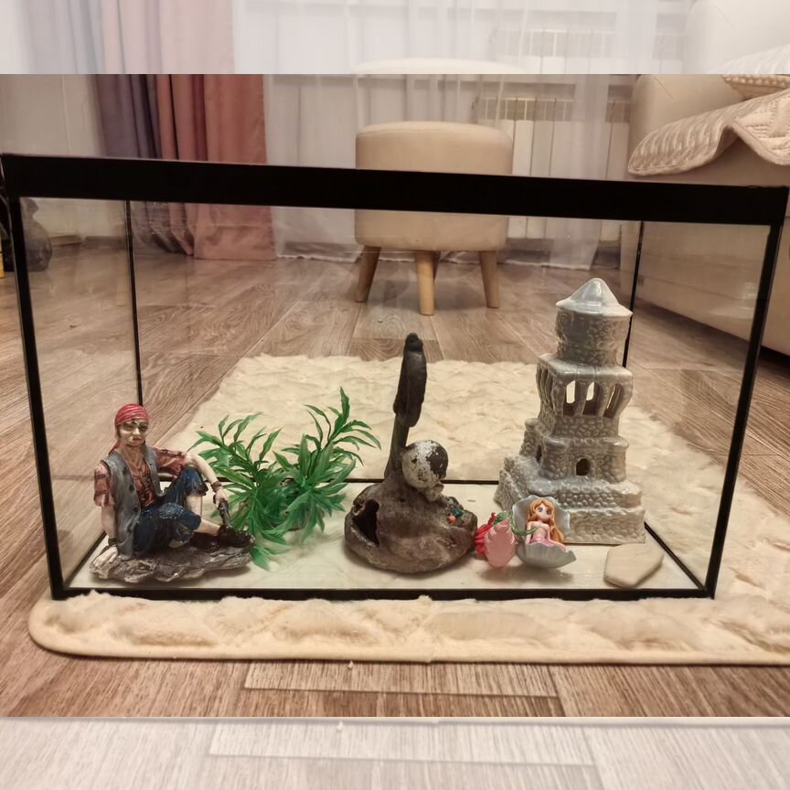 Аквариум с декором