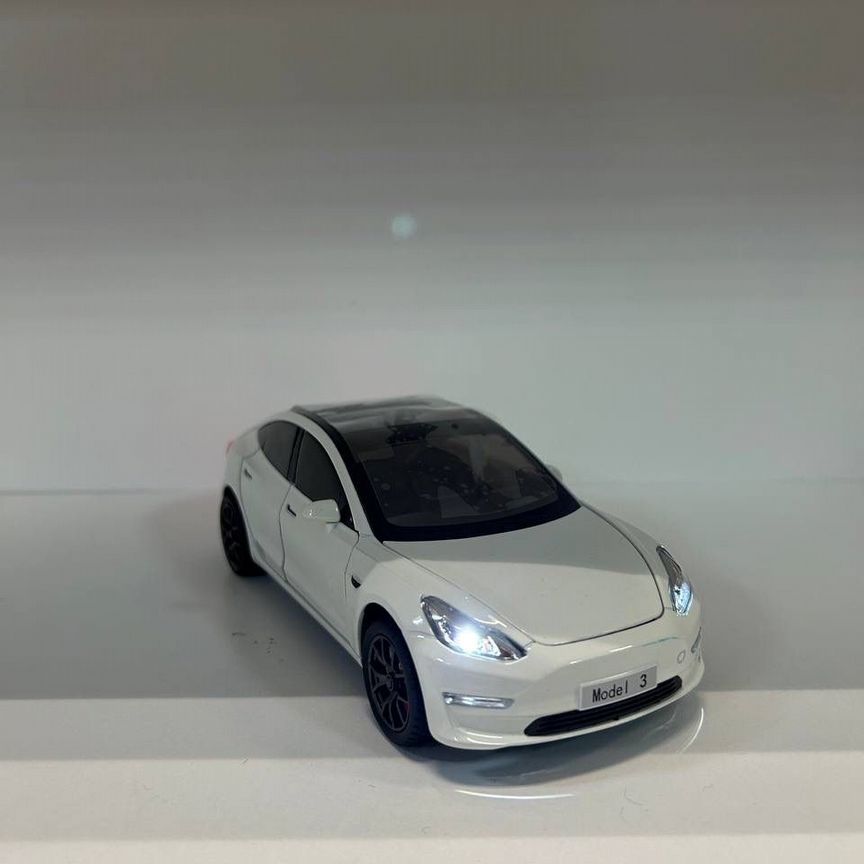 Модель автомобиля 1:24