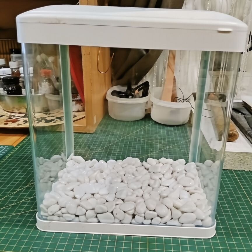 Аквариум с грунтом