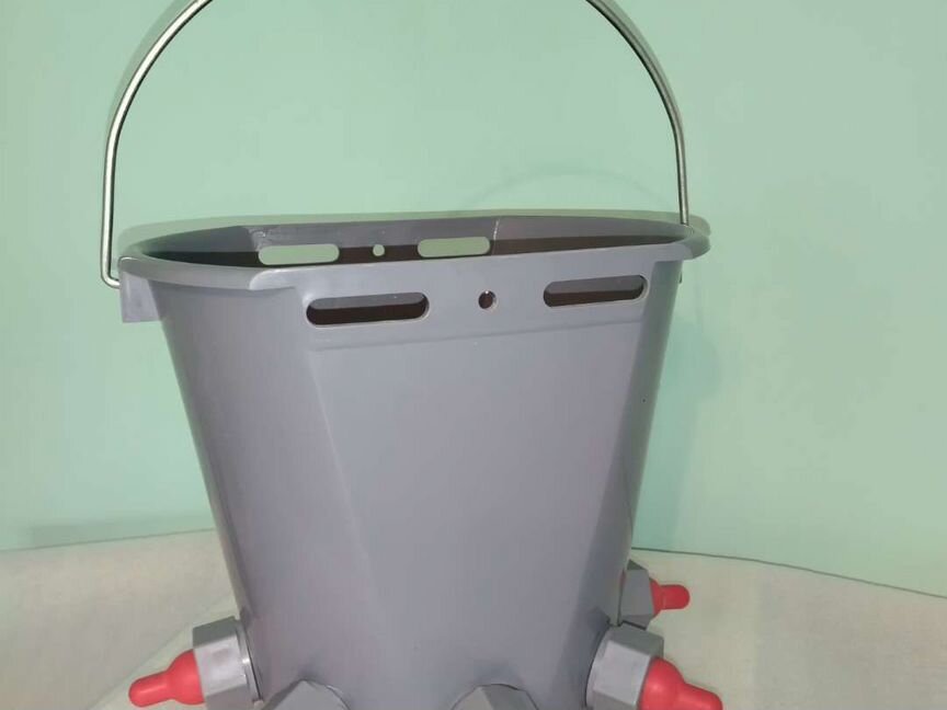 Ведро (новое) 8 л. для козлят, ягнят, телят и т.д