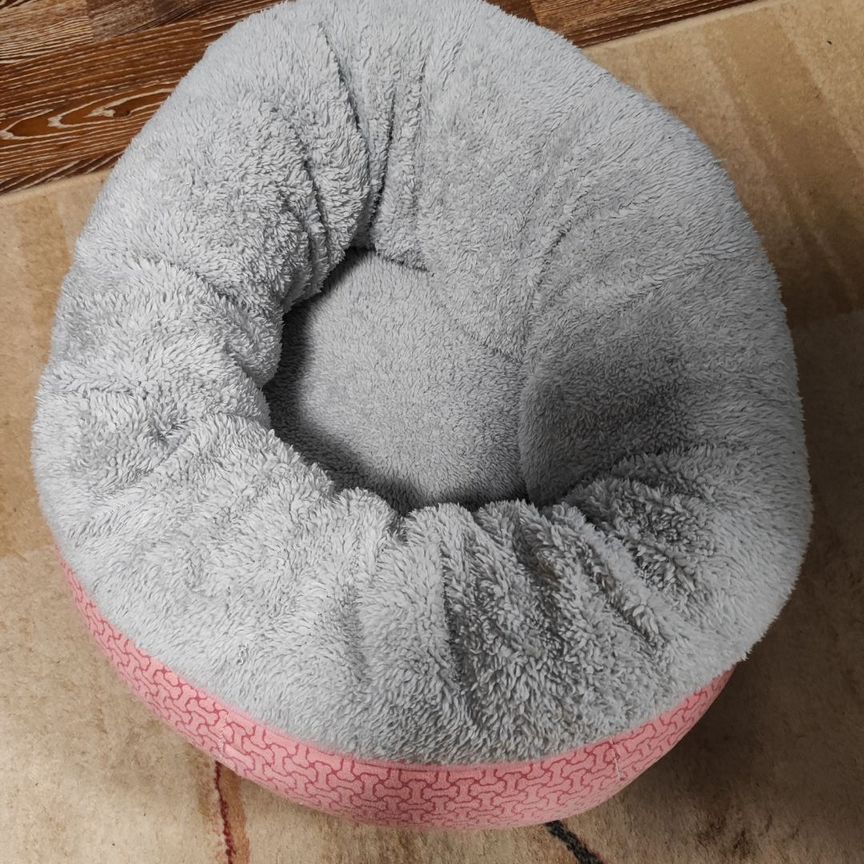 Лежанка для кошечки