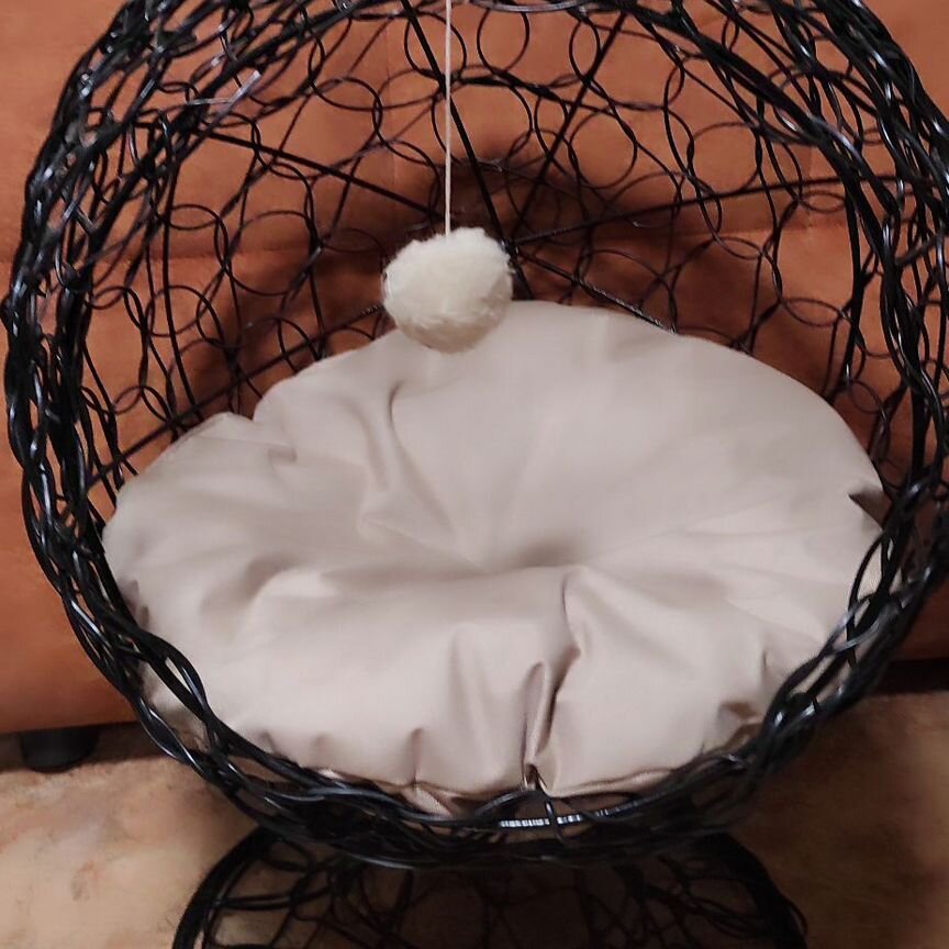 Кресло лежанка из ротанга для кошек