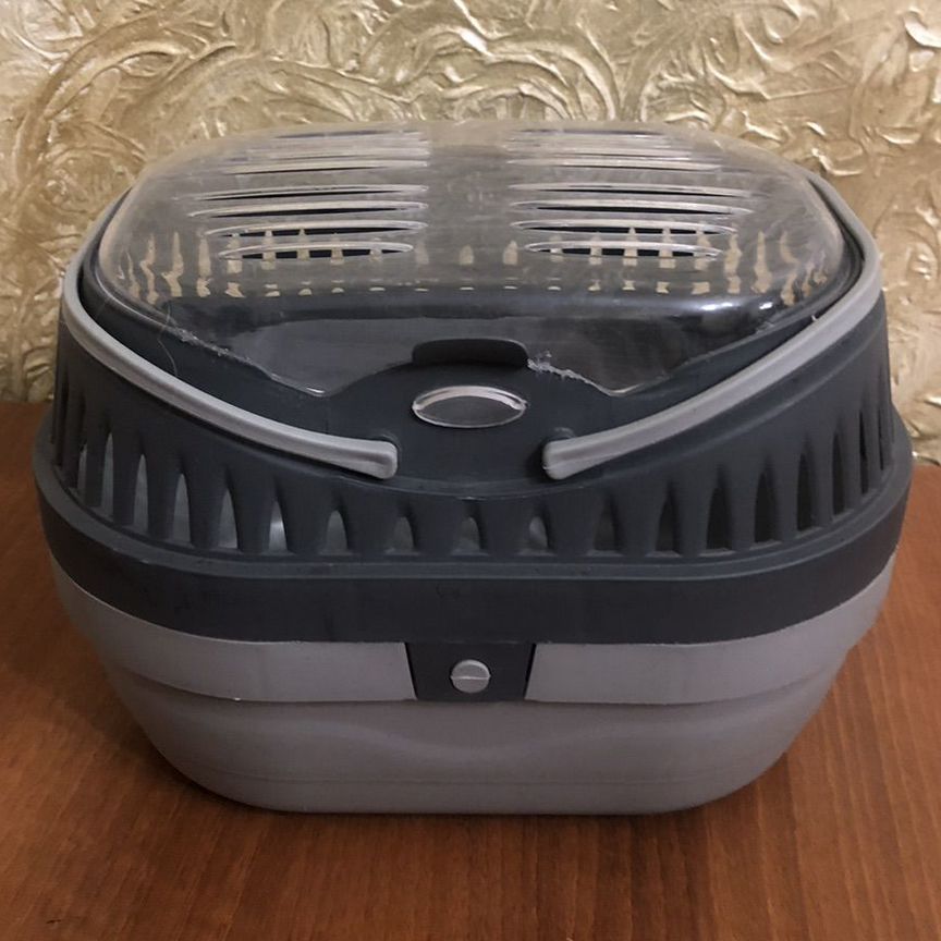 Небольшая переноска Trixie б/у