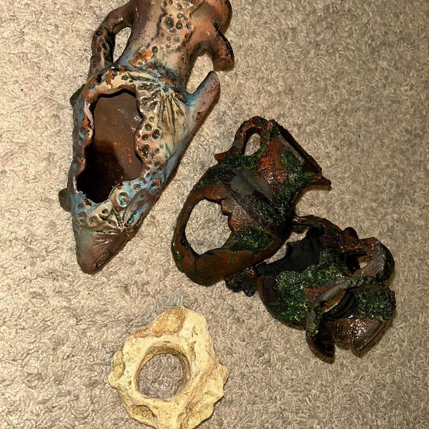 Лампа и украшения для аквариума