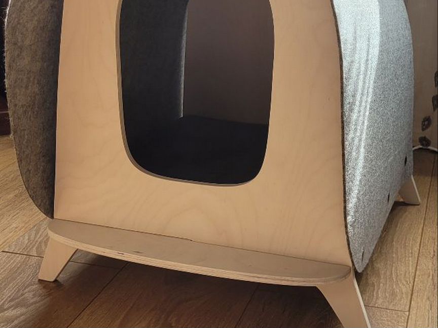 Домик для кошки (небольшой собаки)