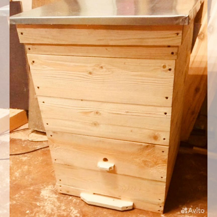 Пчелы и улья