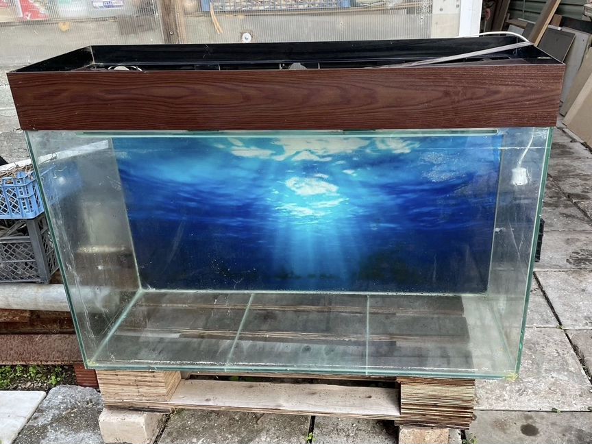 Аквариум 210 литров с освещением