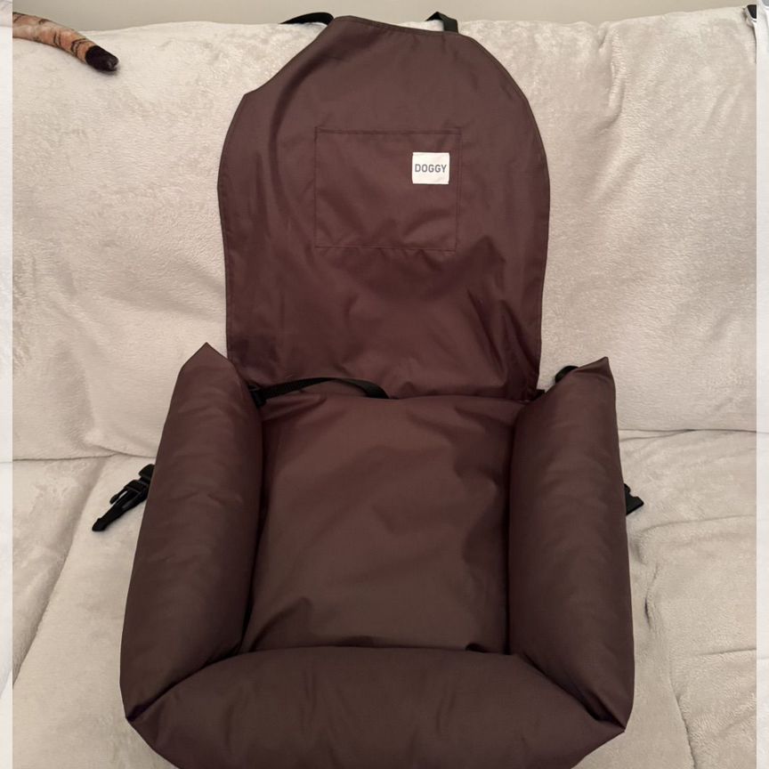 Автокресло для собак