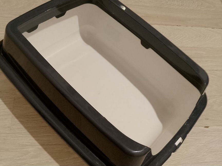 Лоток для кошек большой и поменьше