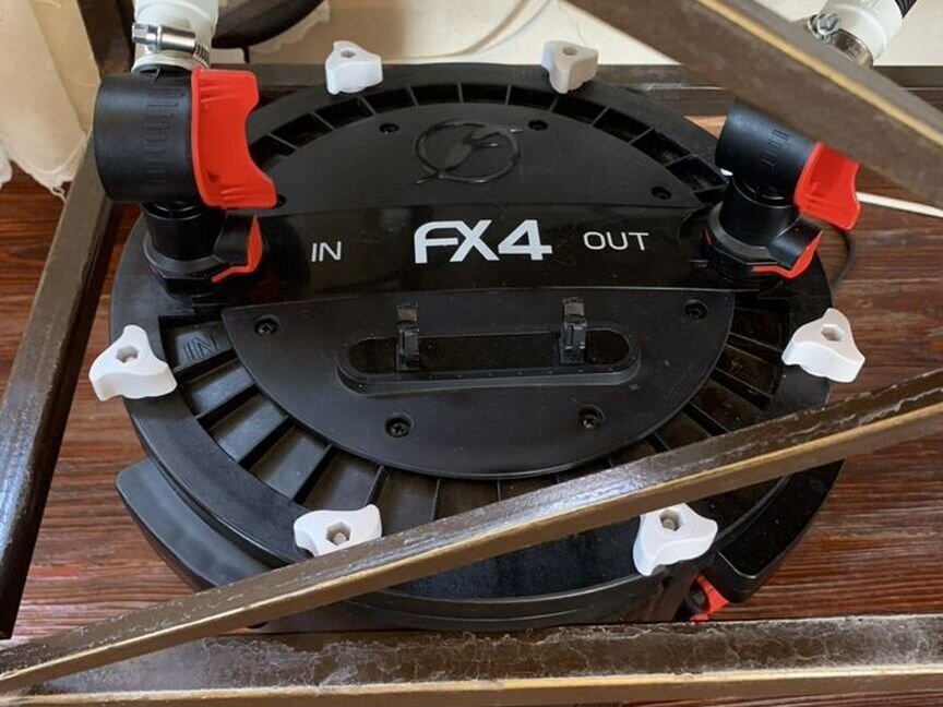 Аквариумный фильтр Fluval FX4