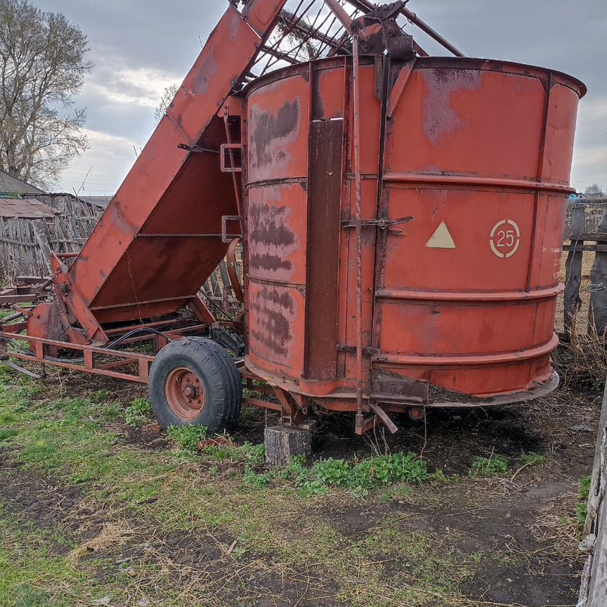 Пресс подборщик для сена