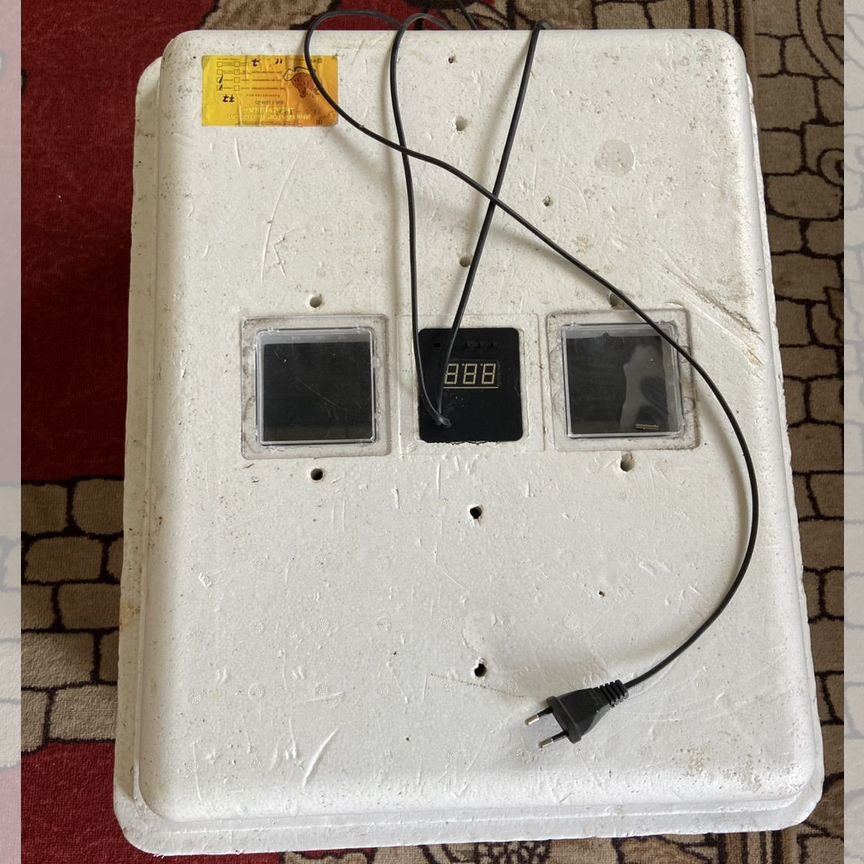 Инкубатор бытовой "Несушка"