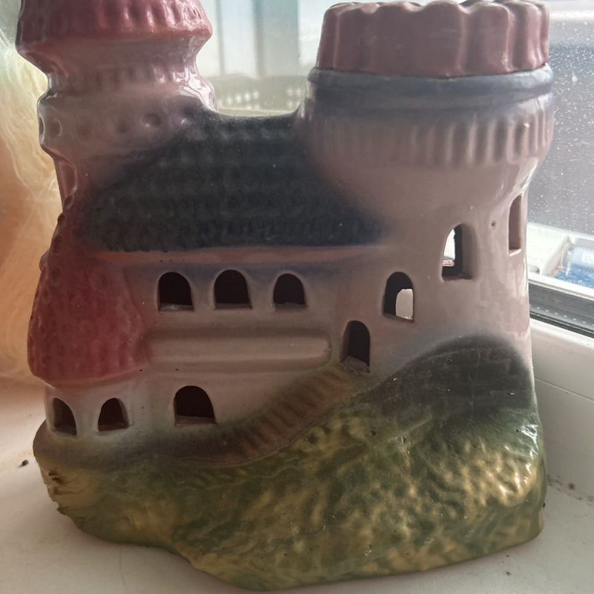 Отдам для аквариума, домик и аэратор