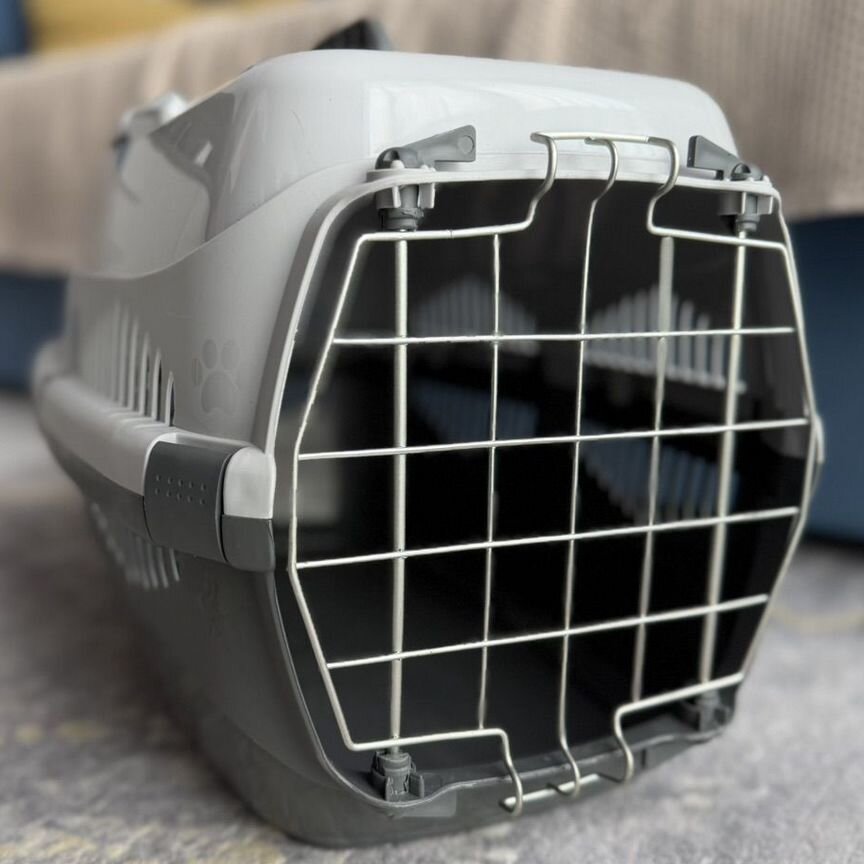 Переноска для кошек и собак пластиковая