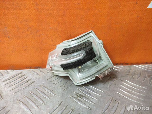 Повторитель поворота на зеркале левый Toyota Camry купить в Москве ...