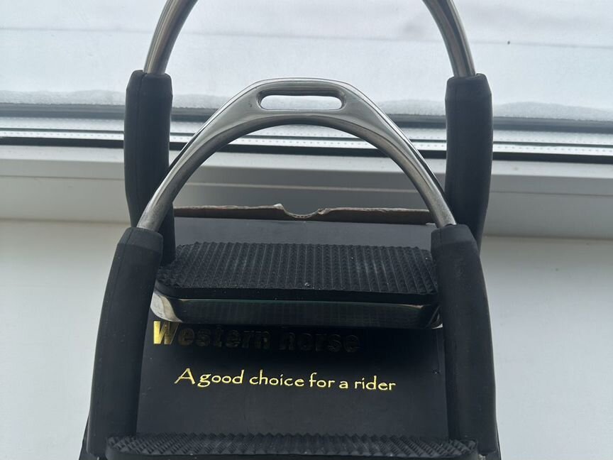 Стремена для лошади